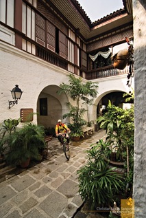 METRO MANILA | Plaza San Luis at Intramuros - Lakad Pilipinas